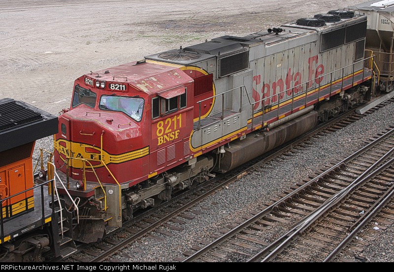 BNSF 8211